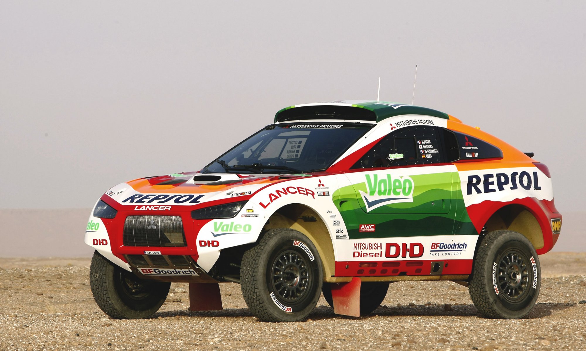 HD wallpaper mitsubishi rally dakar suv car machine desert to dakar ...