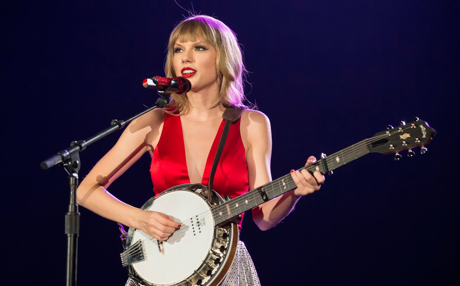 Free Wallpapers taylor swift concerto microphone banjo